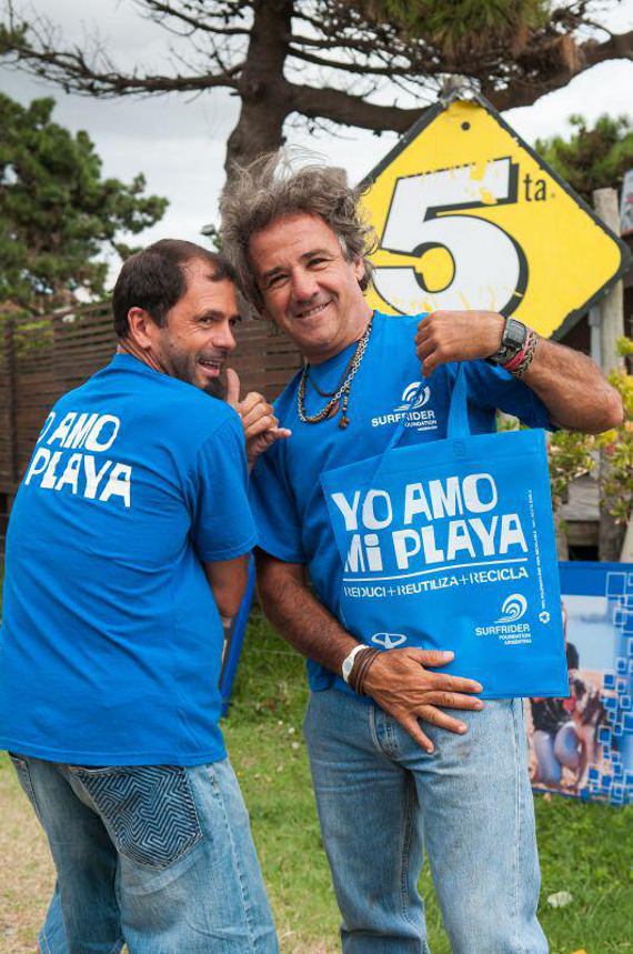 YO AMO MI PLAYA - BIG HUMAN WAVE